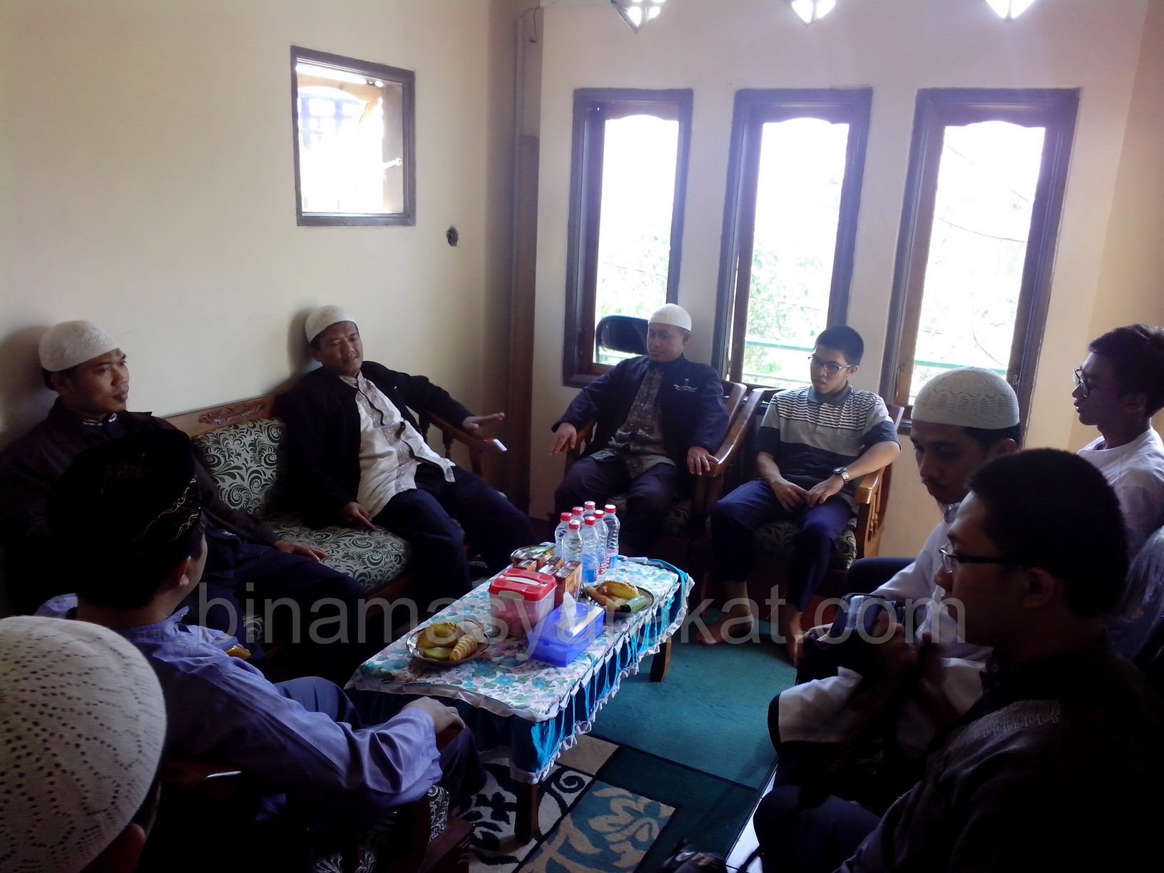 Studi Banding Al-Binaa Islamic Boarding School Dengan Majalah al-Umm - YBM